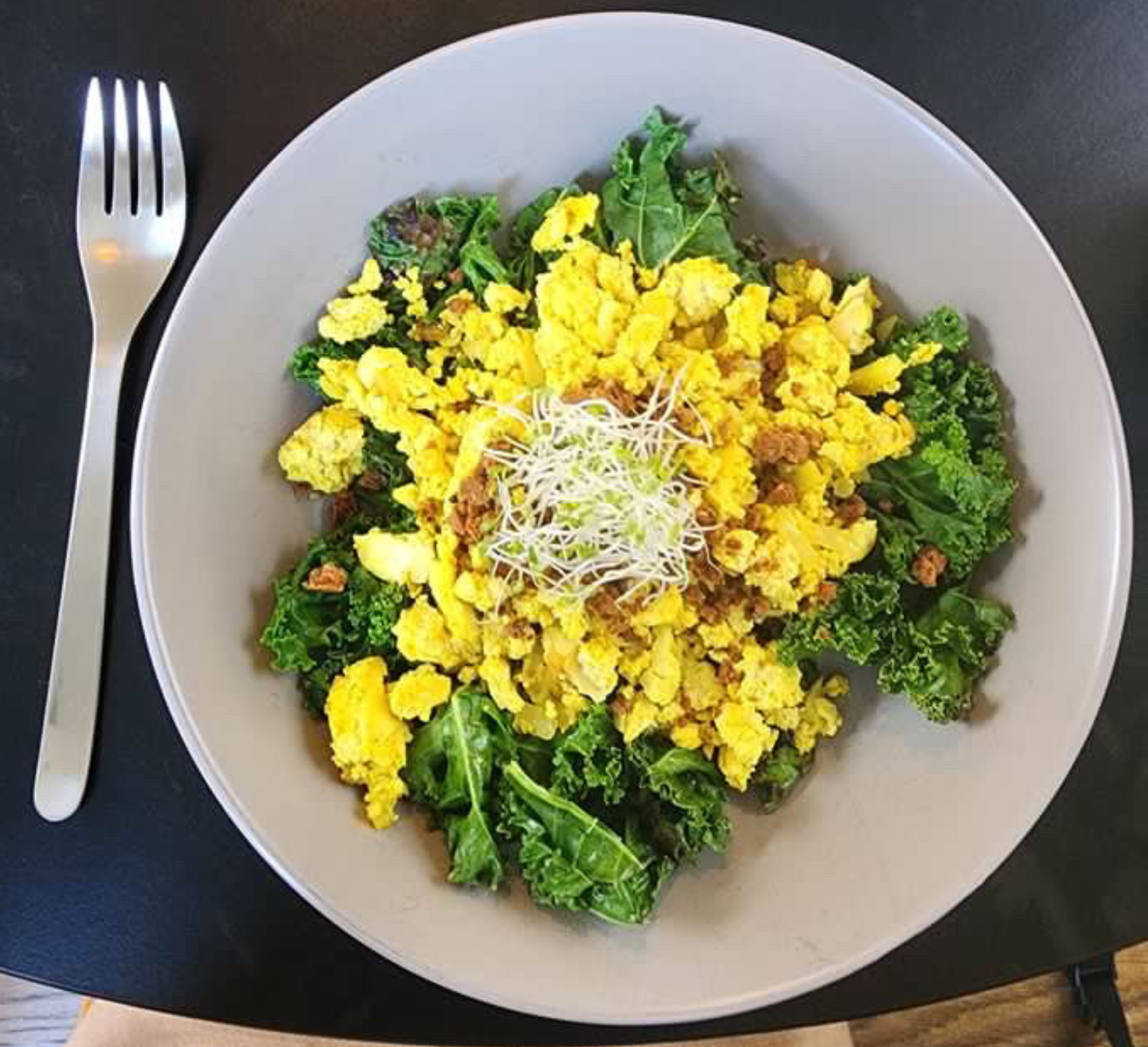 protein tofu + kale scramble (fan recipe) - Super Team